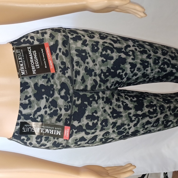 Miraclesuit | Pants & Jumpsuits | Miraclesuit Tummycontrol Athleisure ...